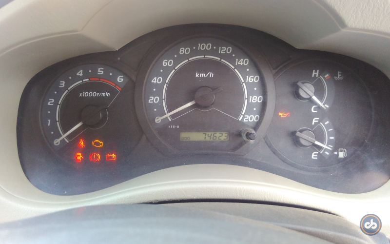 Used Toyota Innova 2.5 G4 in Ahmedabad 2010 model, India at Best Price.