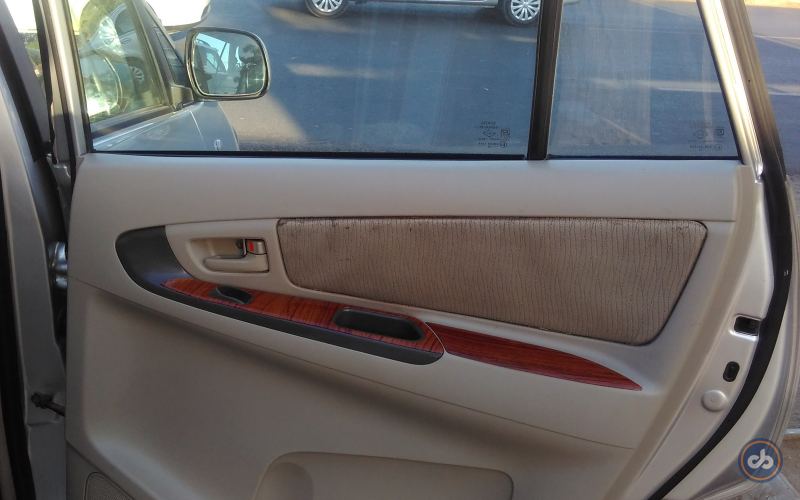 Used Toyota Innova 2.5 G4 in Ahmedabad 2010 model, India at Best Price.