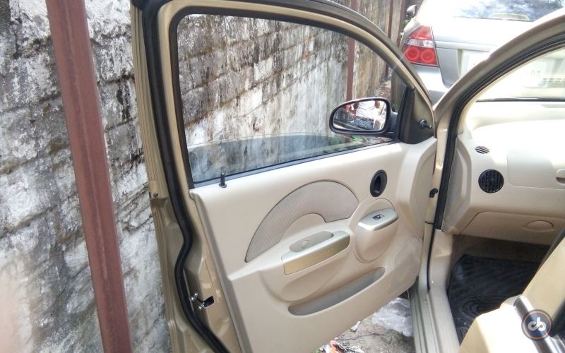 Used Chevrolet Aveo UVA 1.2 LS in Kolkata 2010 model, India at Best Price.