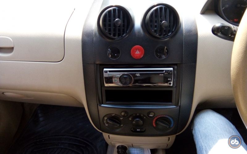 Used Chevrolet Aveo UVA 1.2 LS in Kolkata 2010 model, India at Best Price.