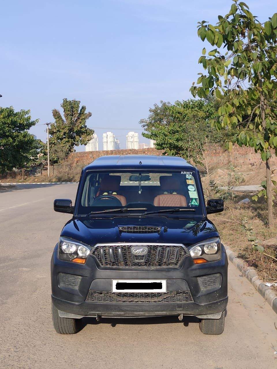 Used Mahindra Scorpio S4 2WD in Gurgaon 2015 model, India at Best Price.